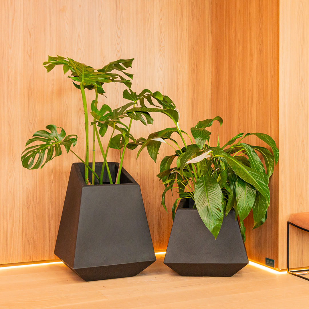 KIT DE 2 VASOS PRISMA 50 E 70 PRETO ABSOLUTO - Vasap Design